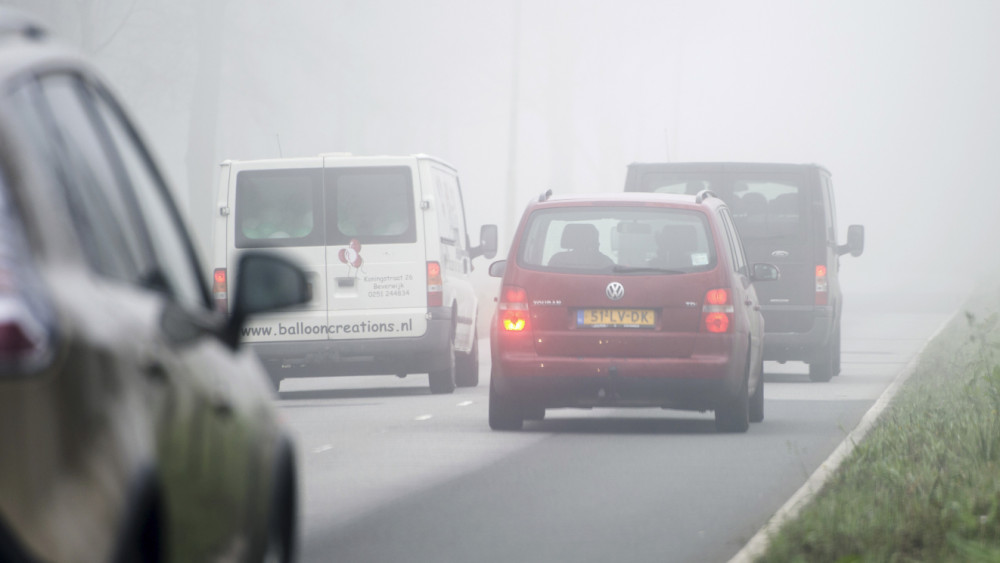 Dichte mist en gladde wegen: opgepast! - NH Nieuws Dichte mist en gladde wegen: opgepast! - NH Nieuws