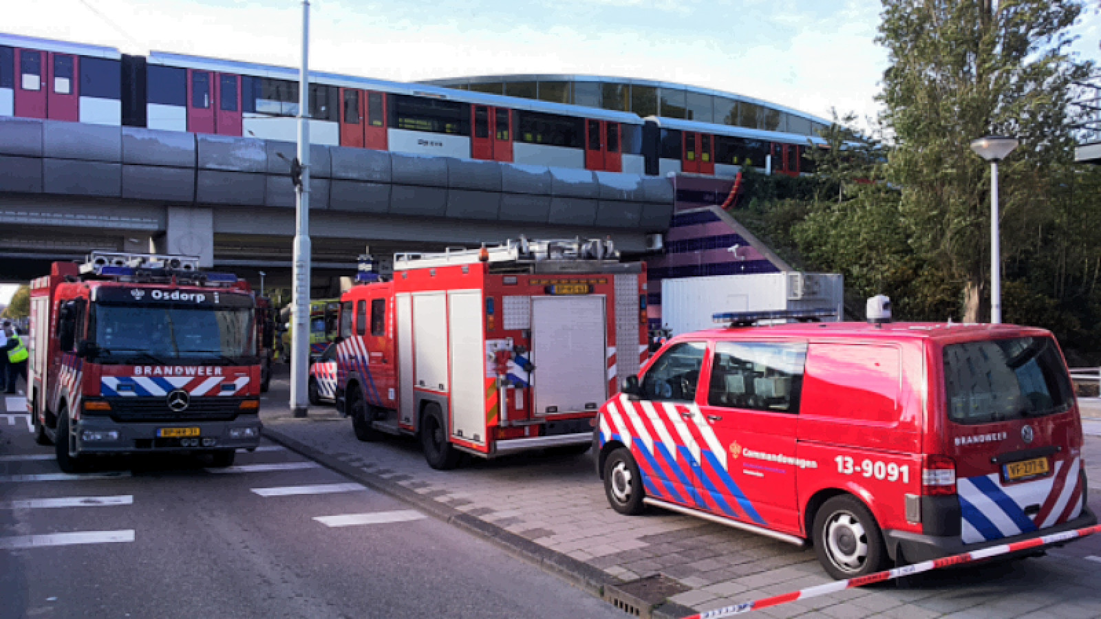 Man overleeft ongeluk met Amsterdamse metro - NH Nieuws