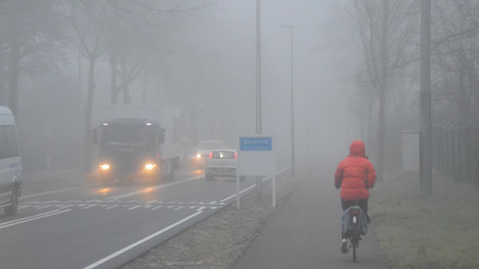 Opgepast! Dichte mist, files en spitsstroken dicht - NH Nieuws Opgepast! Dichte mist, files en spitsstroken dicht - NH Nieuws
