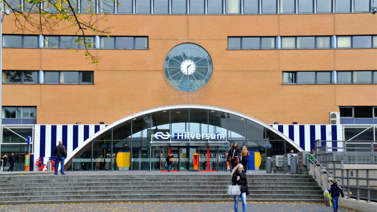 Veel te weinig passagiers en dus stopt Hilversum alweer met ...