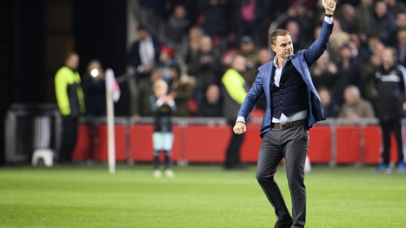 Ajax verspeelt voorsprong tegen hard spelend PSV [met reacties] - NH Nieuws