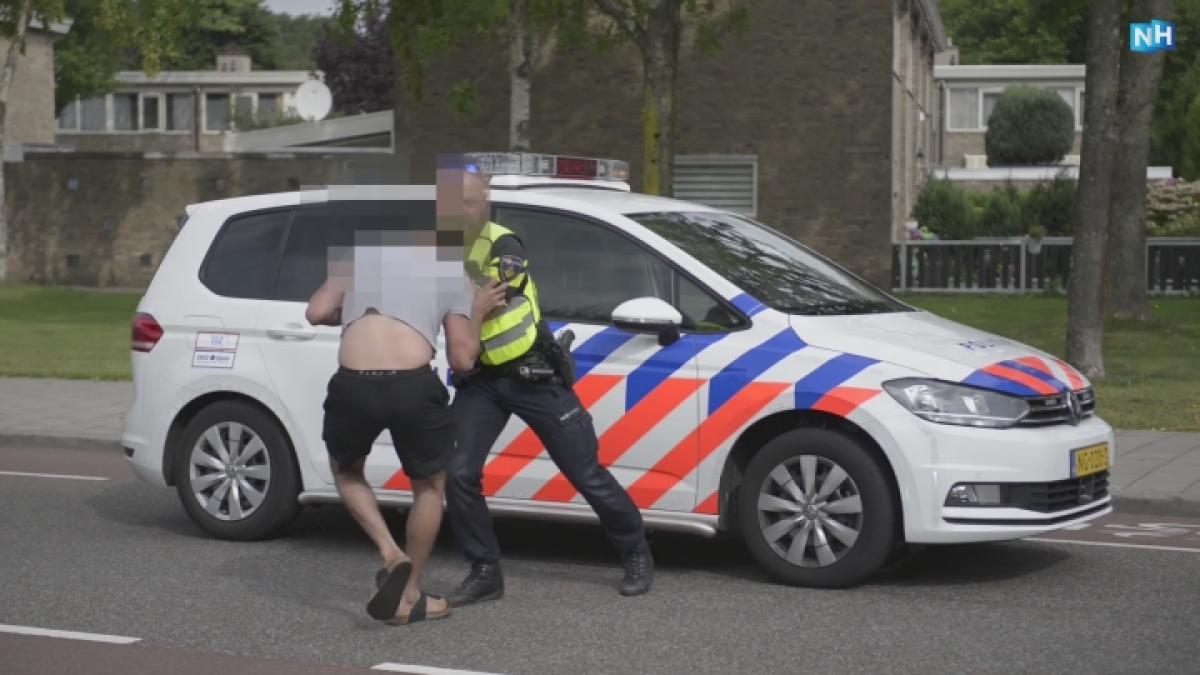Berberaapje Landgoed Hoenderdaell ligt dood in het verblijf