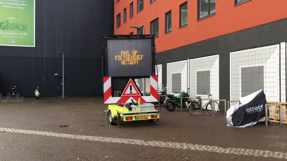 Opvallend matrixbord in Hoofddorp: 'Pas op, fietsendief actief'