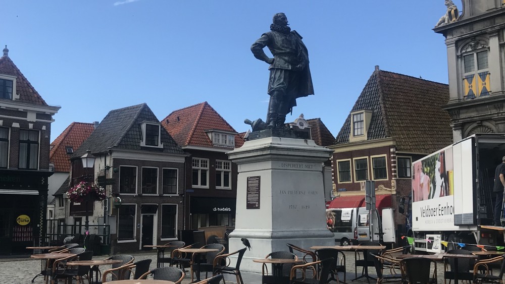 Het standbeeld van J.P. Coen door de jaren heen: protest is er altijd ...