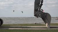 Kitesurfspot zorgt voor overvol dorp: strand wordt verbouwd en extra ...
