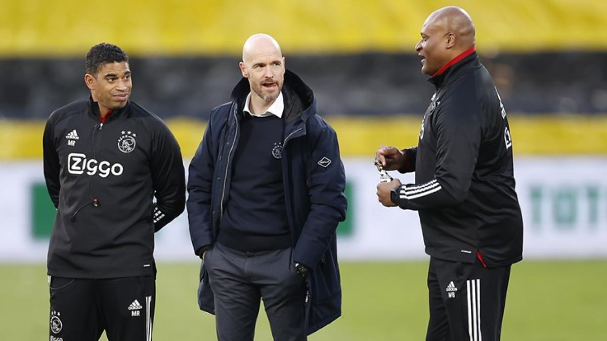 Ajax-gegadigde Michael Reiziger verlengt contract voor twee jaar bij ...