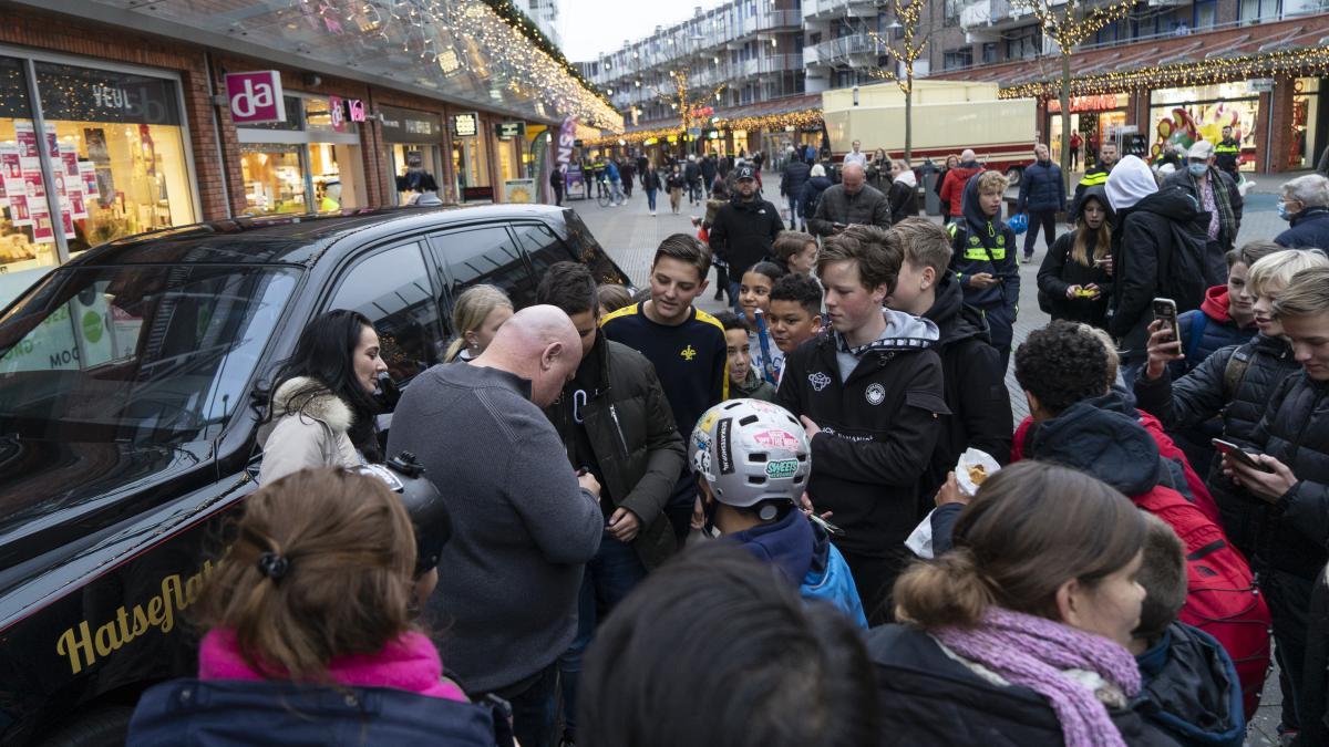 Peter 'Massa is Kassa' Gillis zorgt voor drukte in winkelcentra - NH Nieuws