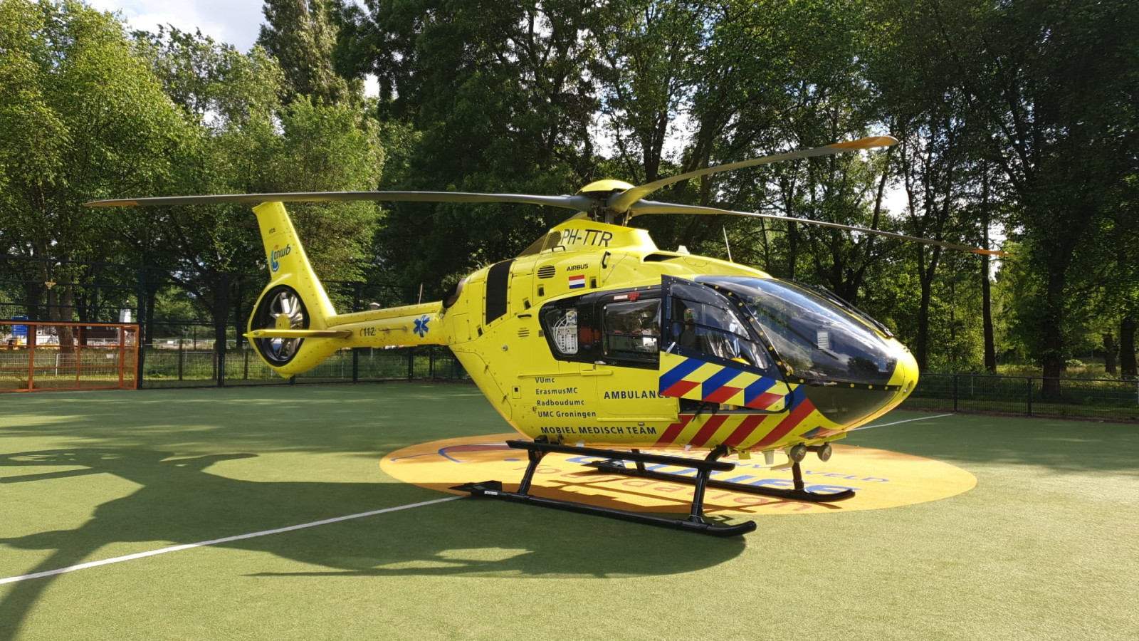 Voetganger (23) aangereden door onwel geworden automobilist in Noord ... Voetganger (23) aangereden door onwel geworden automobilist in Noord ...