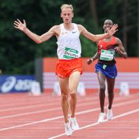 Magistrale Douma snelt naar NK-titel op de 5 kilometer, Lobles beste op ...