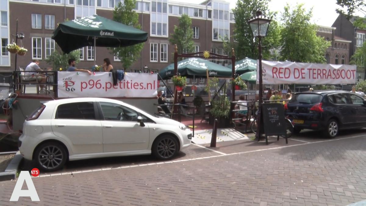 Terrasboot van café P96 krijgt tóch vergunning na protest: "Blij en ...