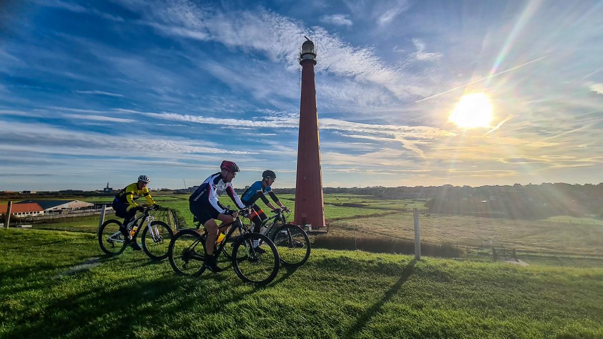 Zon maakt later dit weekend plaats voor regen en onweer - NH Nieuws