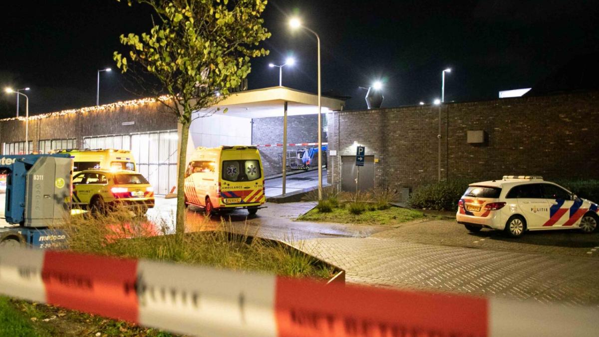 Man dood na val tijdens ophangen feestverlichting in winkelcentrum - NH ...