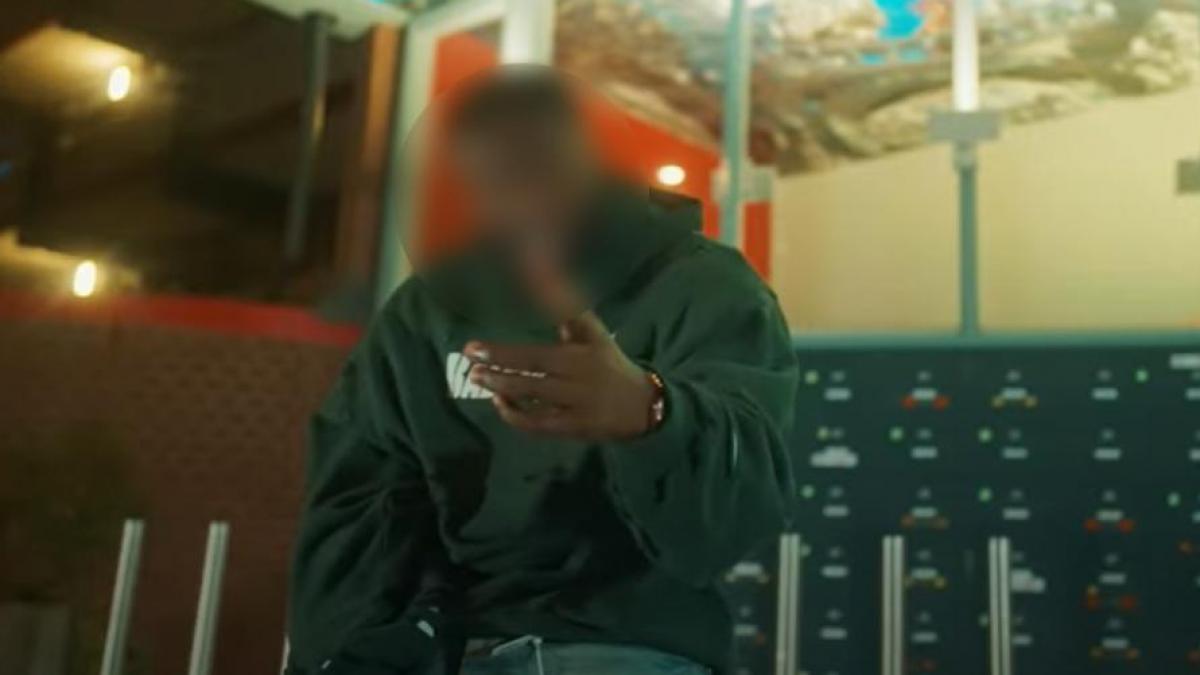 Amsterdamse rapper Bofplace verdacht van moord op eigen moeder - NH Nieuws