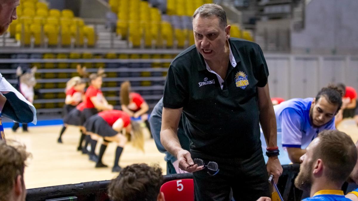 Basketbalcoach Peter van Noord: van brullen langs de zijlijn tot enkels ...