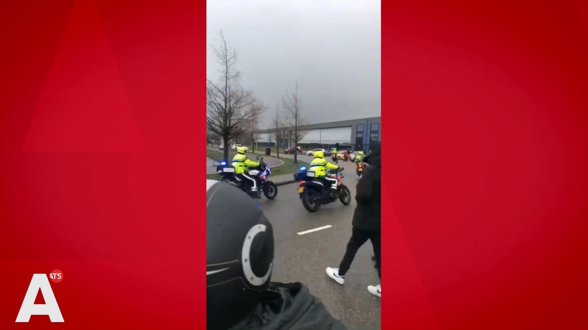 Motoragenten maken einde aan 'stuntmeeting' scooterrijders in Westelijk ...