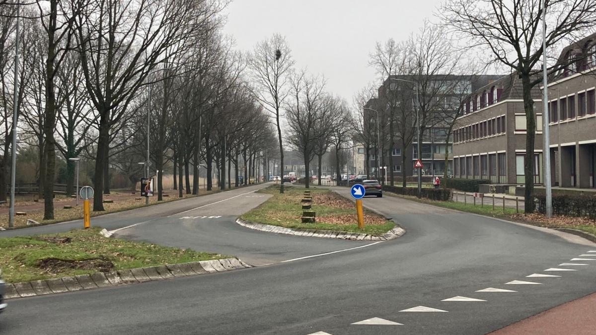 Zorgen over aanpassen rotondes voor snelle bus in Huizen: "Raad is ...