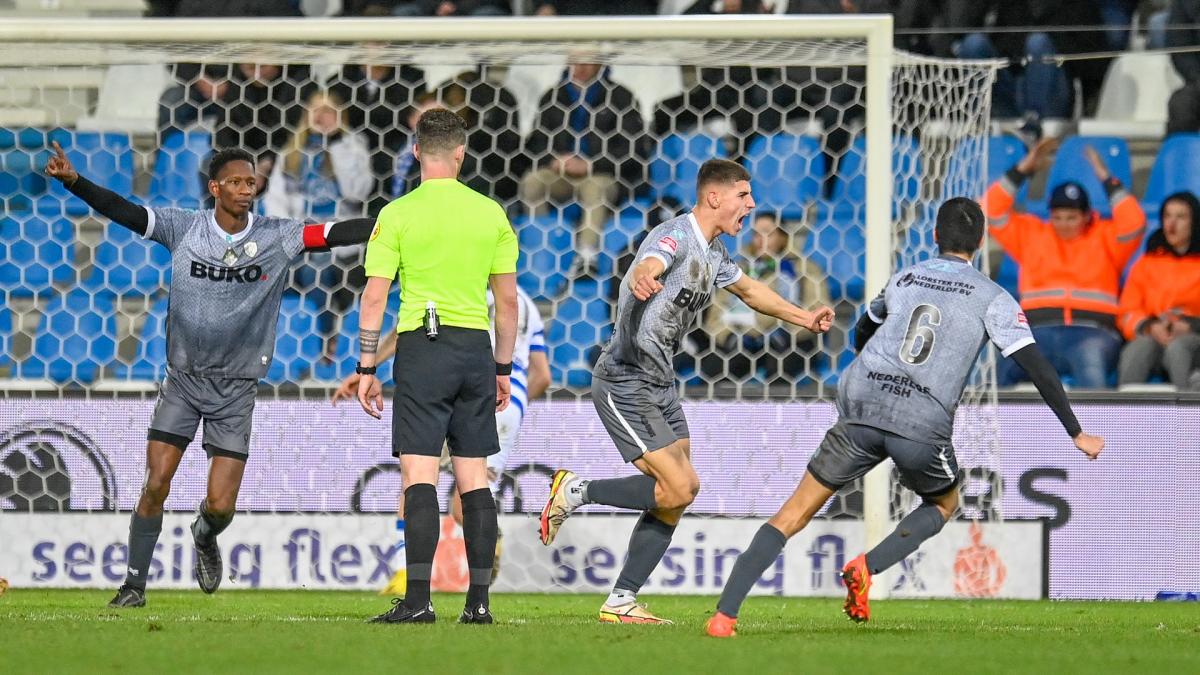 Jonathan Mulder helpt Telstar met late treffer aan volle buit tegen De ...