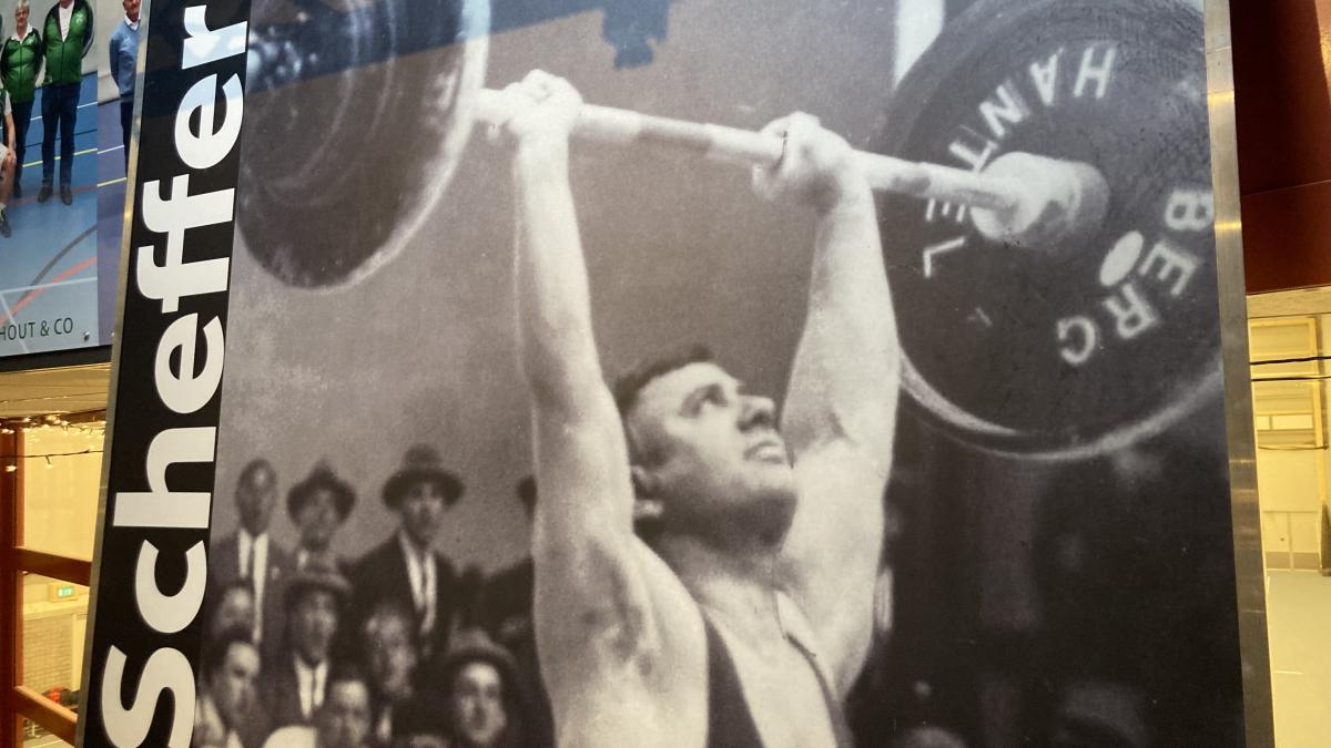 'Vergeten' Olympisch gewichtheffer Guus Scheffer krijgt eerbetoon in ...