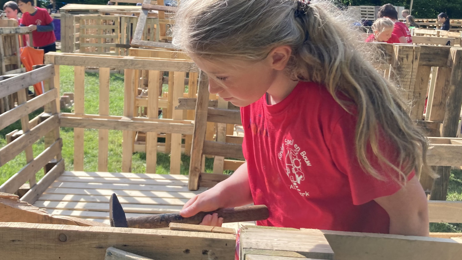 Timmeren, timmeren en nog eens timmeren in Abbekerk, maar is er wel ...