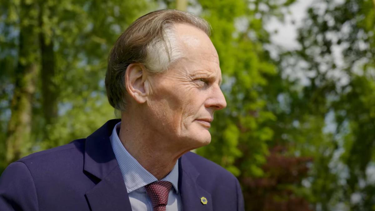 Burgemeester Frank Streng neemt vanwege gezondheid afscheid via video ...