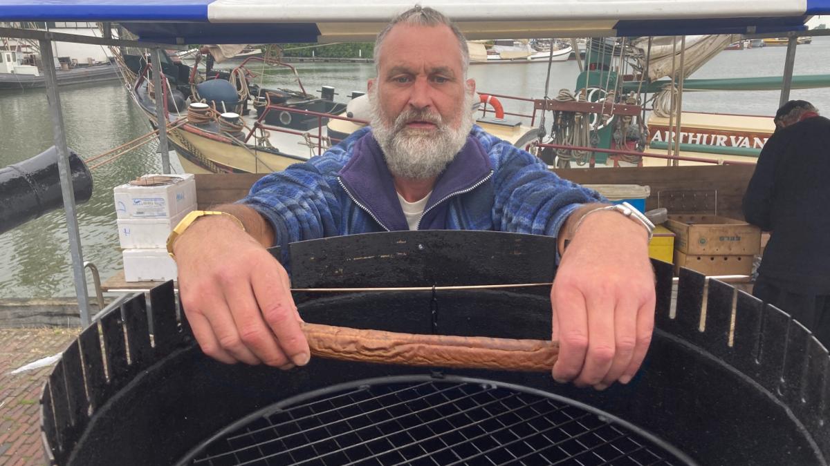 Lekker: komende drie vrijdagen vers gerookte vis én frikandel in ...