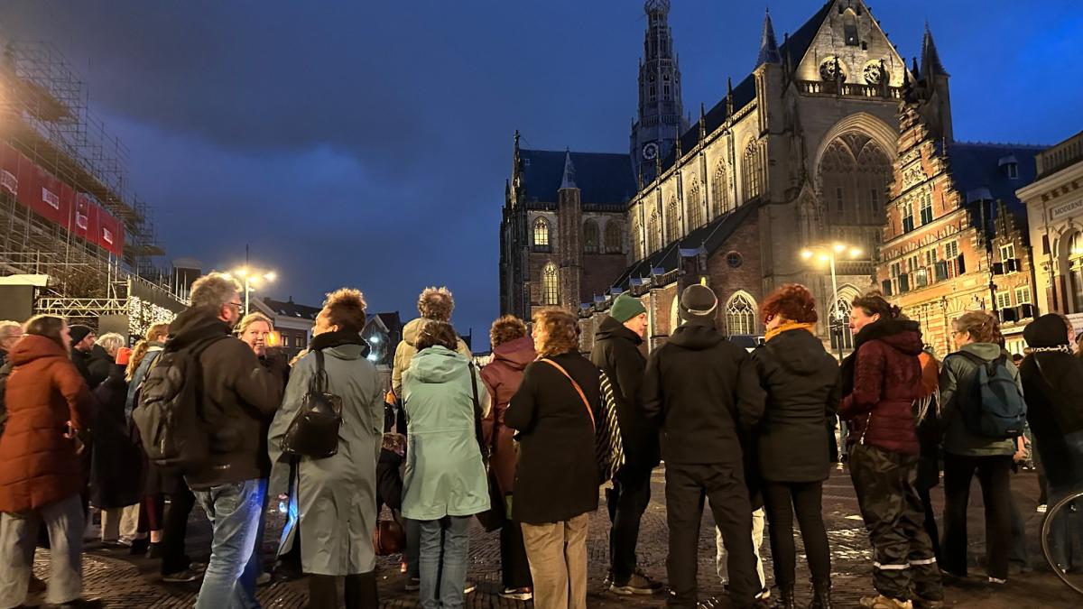 Honderd Haarlemmers solidair 'met de mensen die zich rot voelen na ...