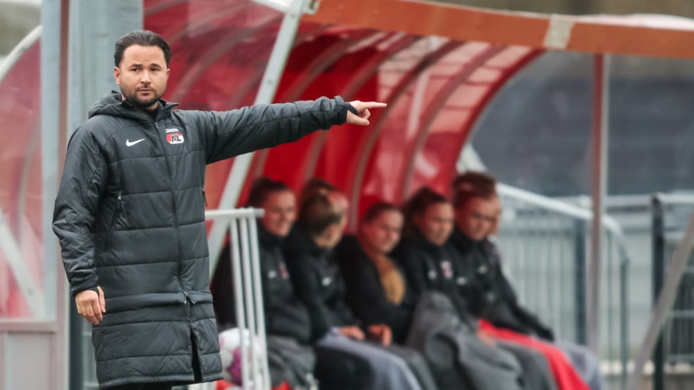 Wouter de Vogel maakt seizoen als hoofdtrainer af bij de AZ Vrouwen ...