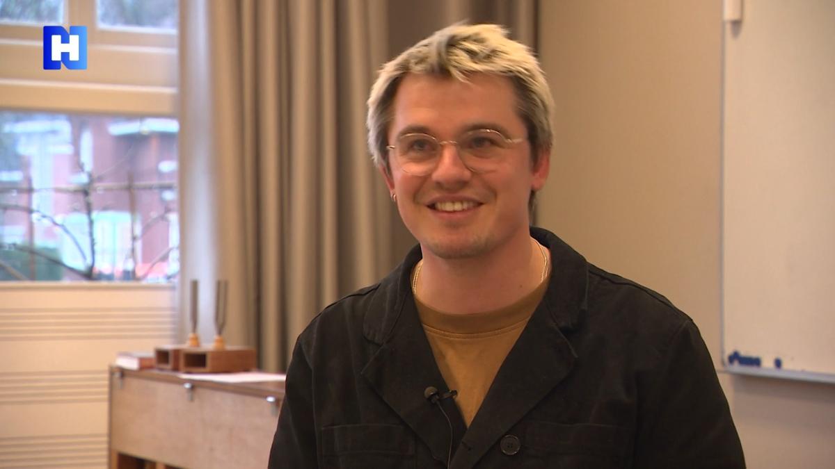 Adriaan (35) kon rijk worden maar staat veel liever voor de klas - NH ...