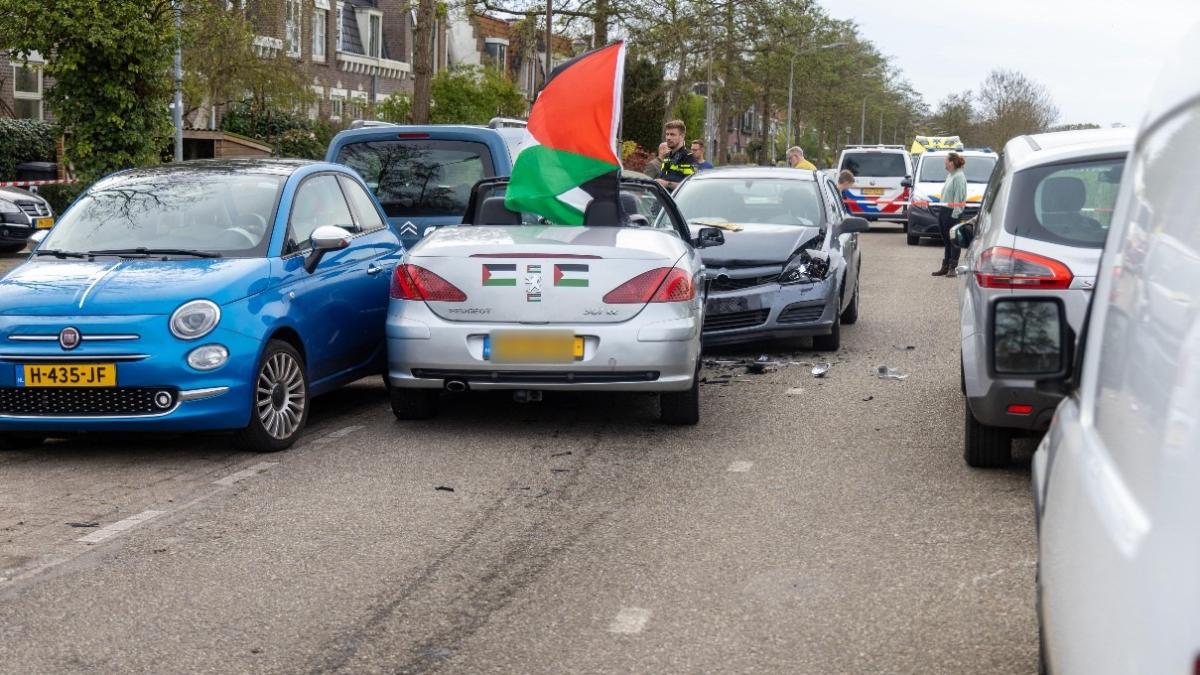 Botsing mondt uit in steekpartij, twee mensen gewond