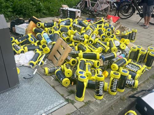 Lachgascilinders vaker gedumpt in de stad na afschaffing statiegeld ... Lachgascilinders vaker gedumpt in de stad na afschaffing statiegeld ...