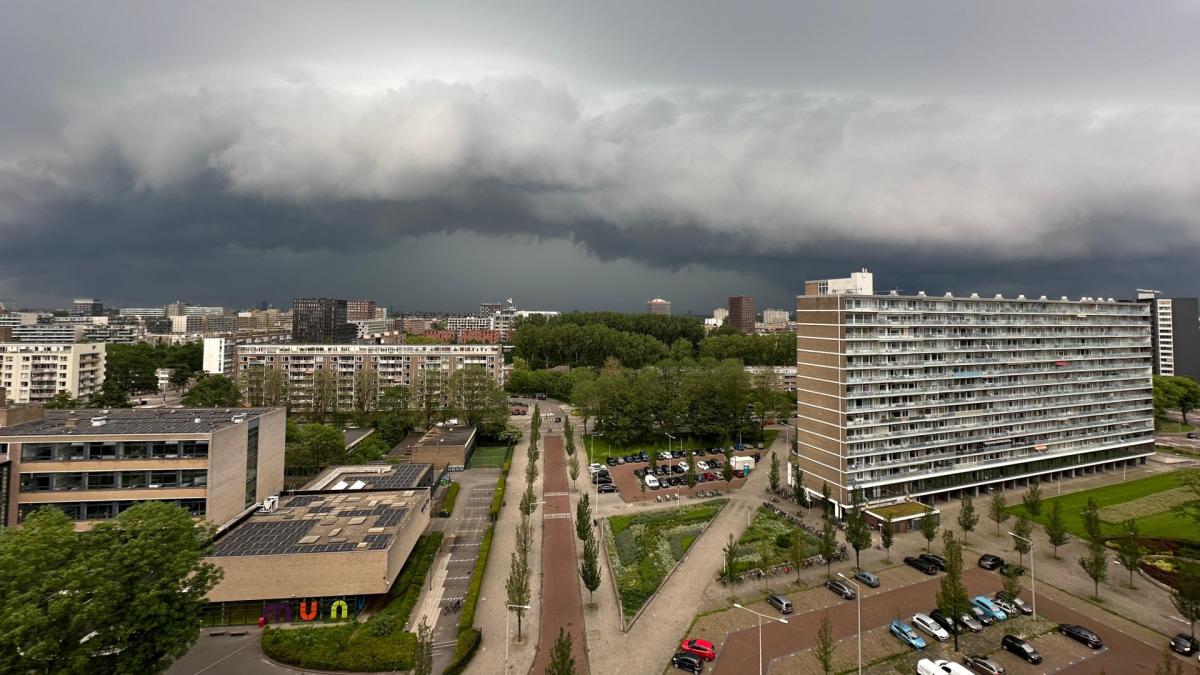 Morgen code geel: kans op wateroverlast, onweer en hagel - NH Nieuws Morgen code geel: kans op wateroverlast, onweer en hagel - NH Nieuws