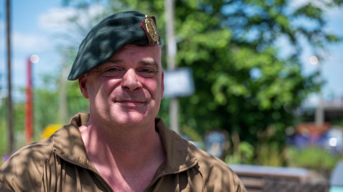 Van het leger naar de zorg: hoe veteraan Arjan zijn leven weer oppakte ...