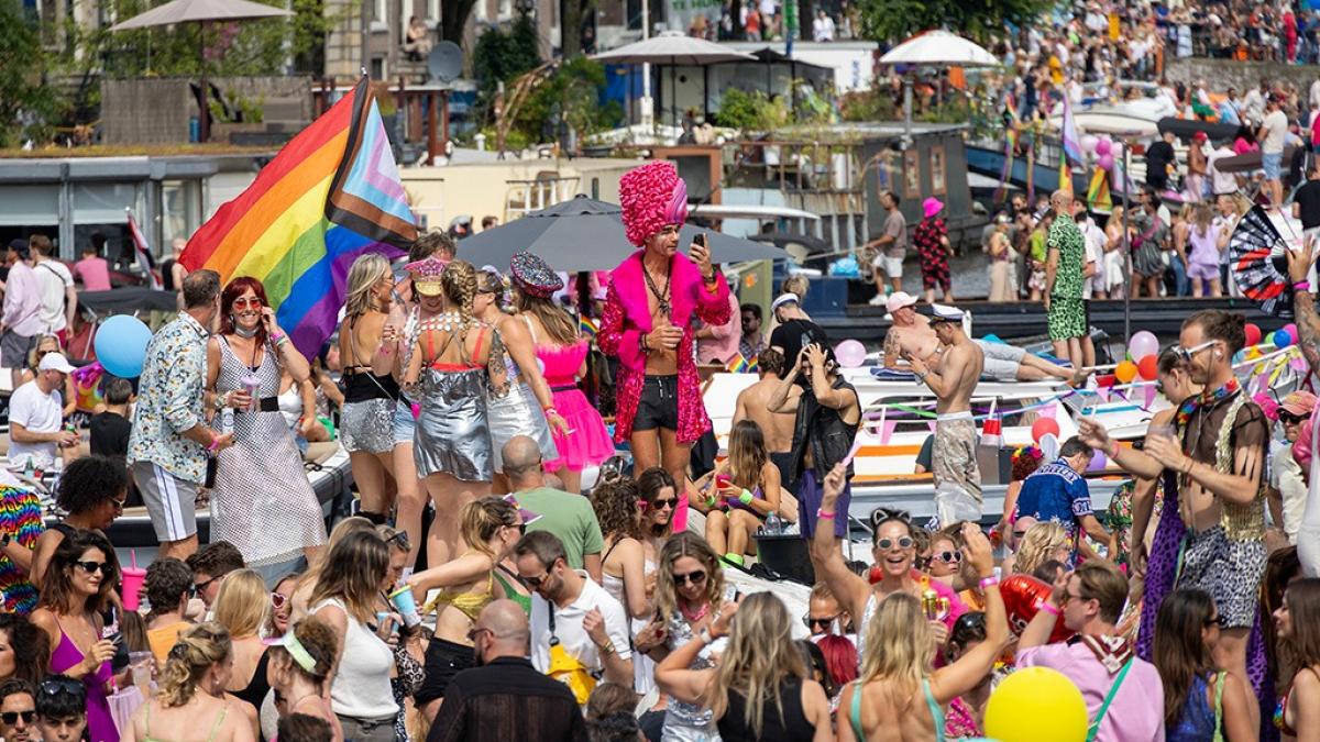 Beth Ditto en Billy Porter bij opening van Pride Village op Museumplein