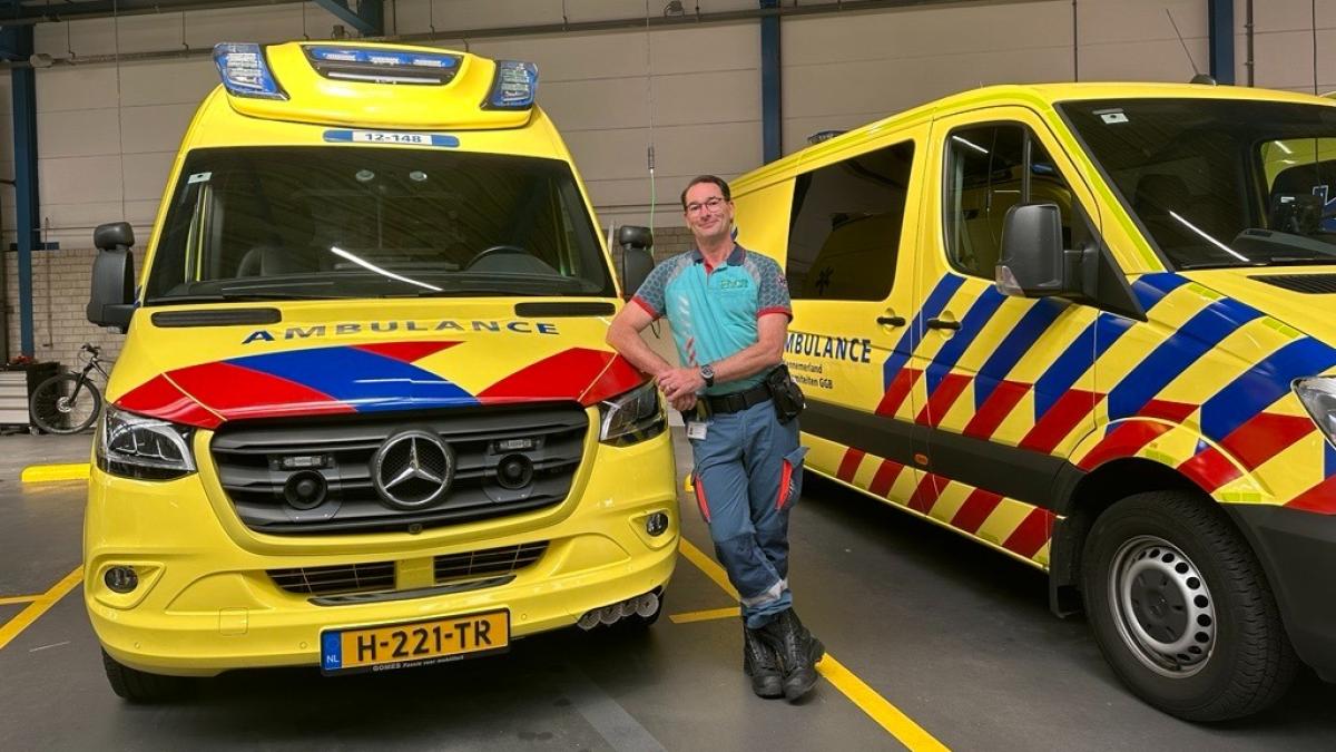Gerard werkt op de 'snelste' ambulances van het land: "Gaaf om dat zo ...