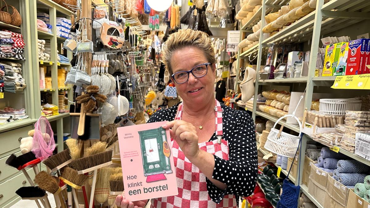 Winny schrijft boek over unieke Alkmaarse winkel: Winny schrijft boek over unieke Alkmaarse winkel:
