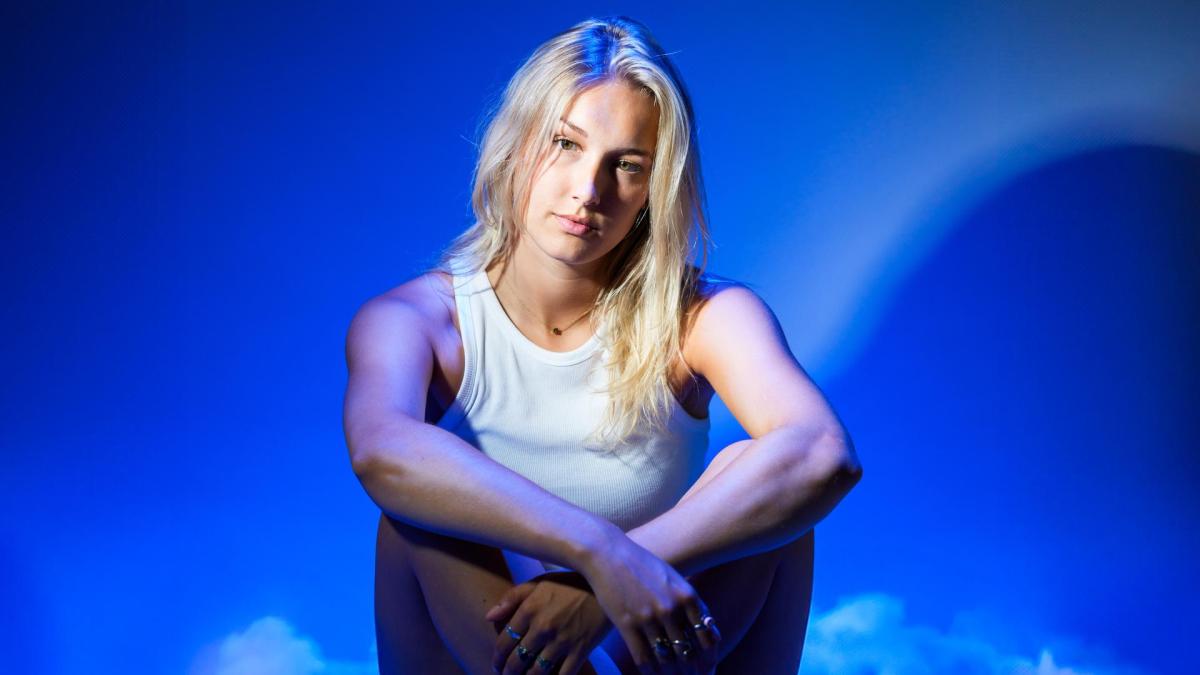 Haarlemse zangeres Renee Rose opgelucht: korset voor Songfestival op ...