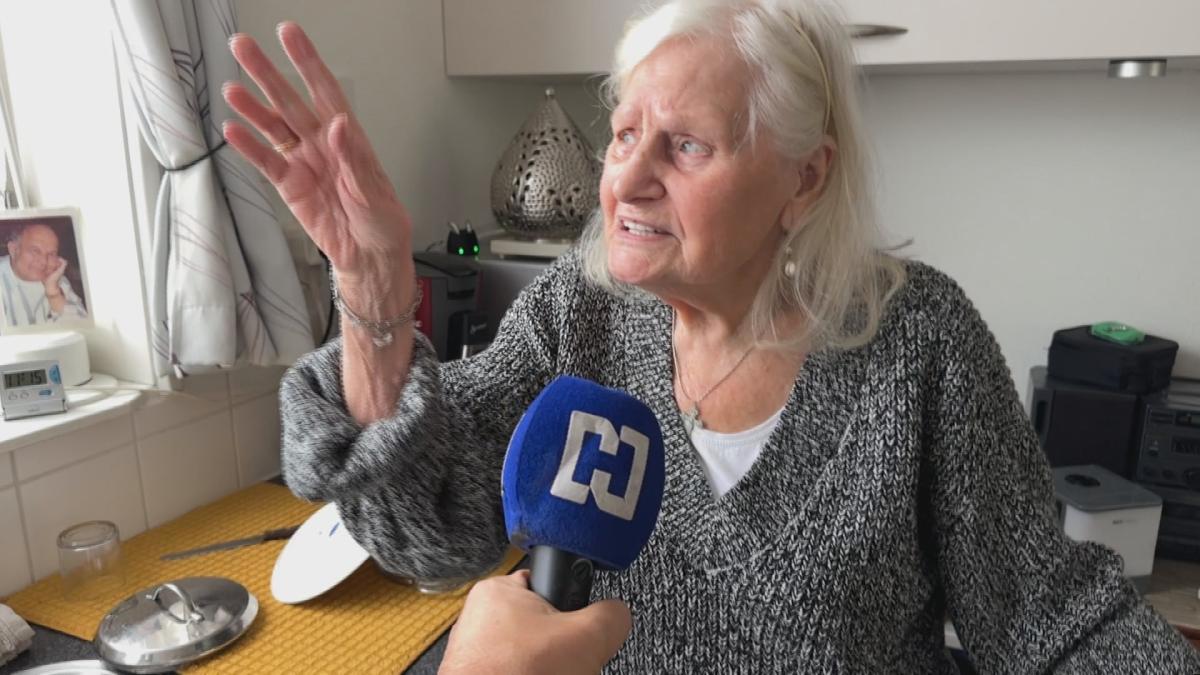 Rietje (85) zag haar dak naar beneden komen: "Ik heb een engeltje op ...