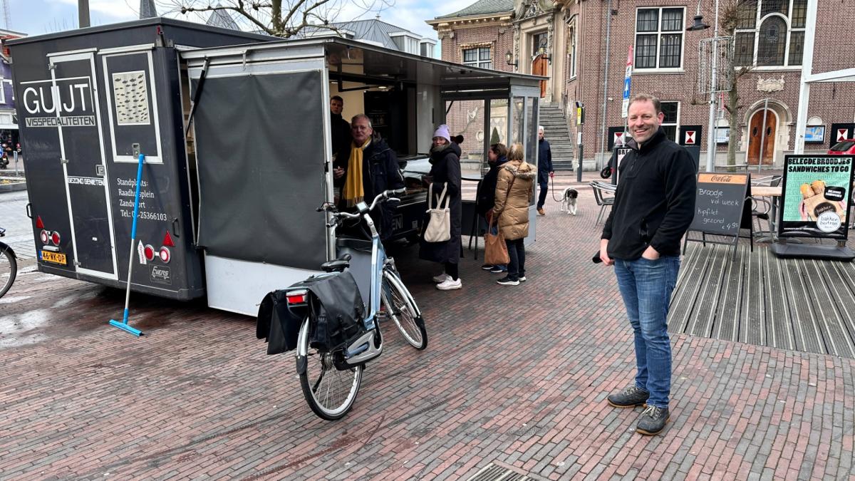 Wens van Zandvoortse visverkoper Arie Guijt gaat in vervulling: wagen ...