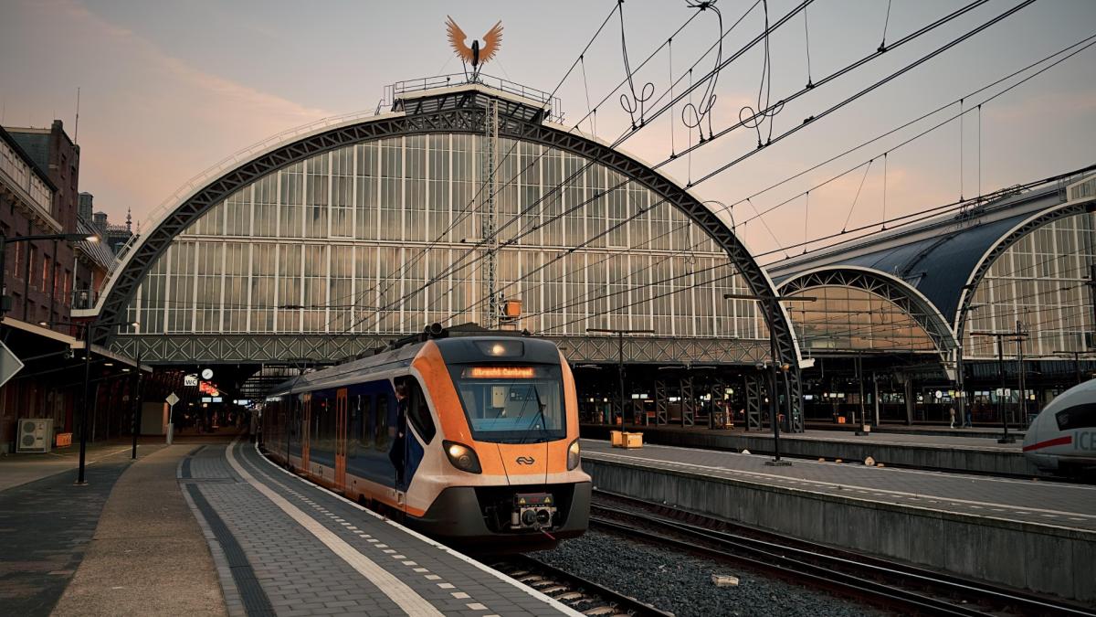 Eind maart drie dagen lang niet of nauwelijks treinen vanaf CS door verbouwing station - NH Nieuws