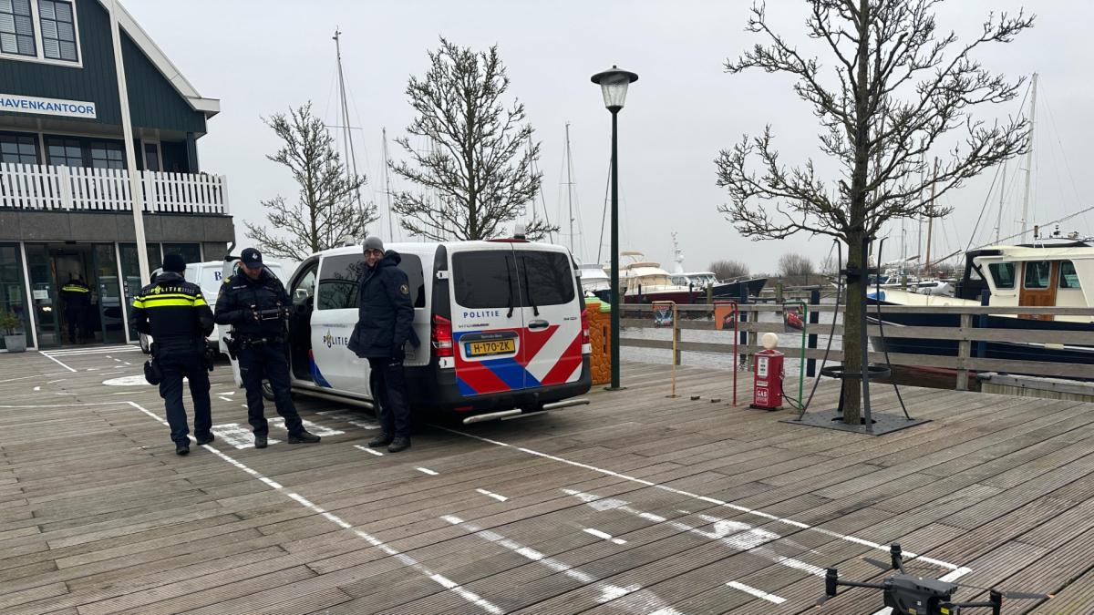 Vermiste man overleden aangetroffen in water na grote zoekactie in Volendam - Oozo.nl