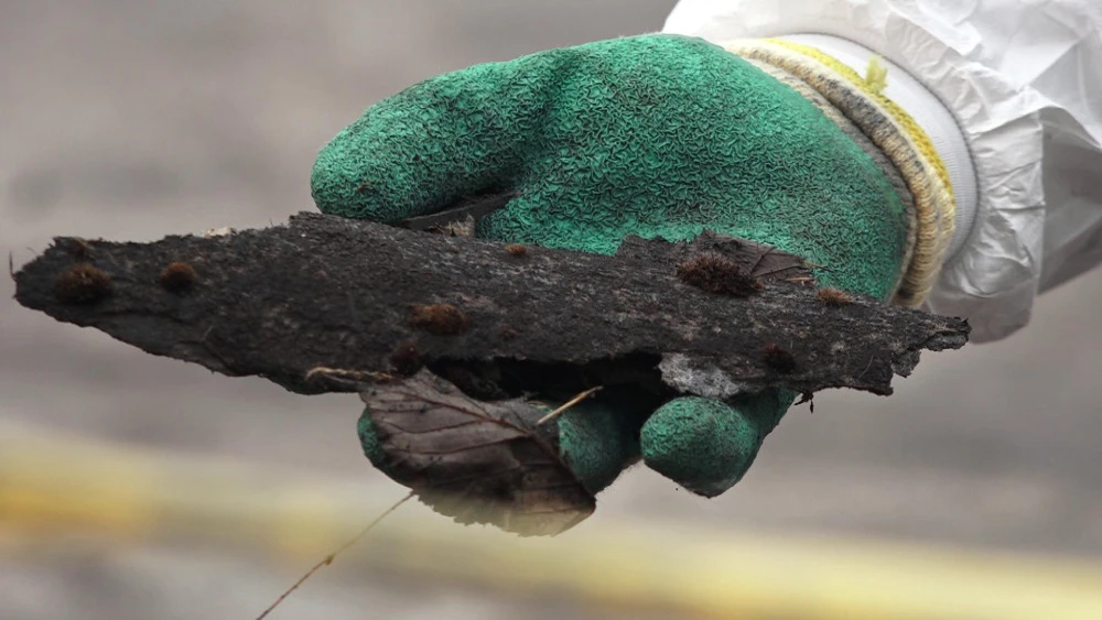 Asbest op straat na grote brand in Medemblik, hoe pakken ze dat aan ...