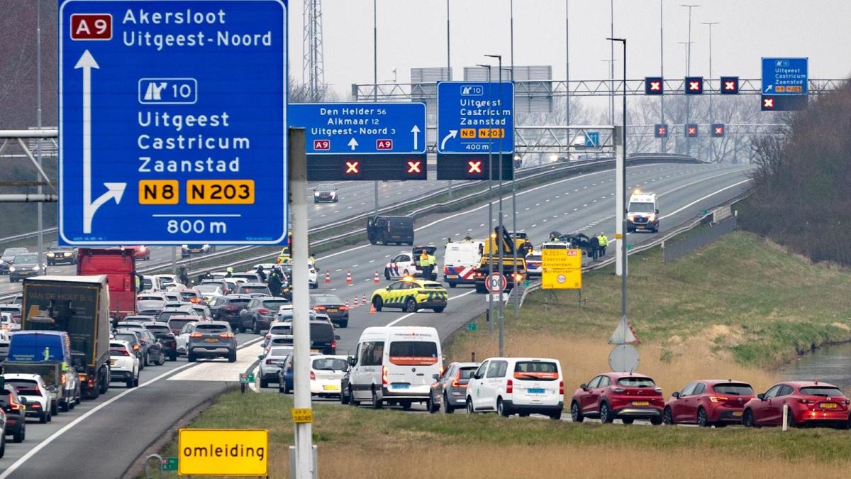 Vrouw (42) overleden na ernstig ongeval op A9, één verdachte aangehouden - NH Nieuws