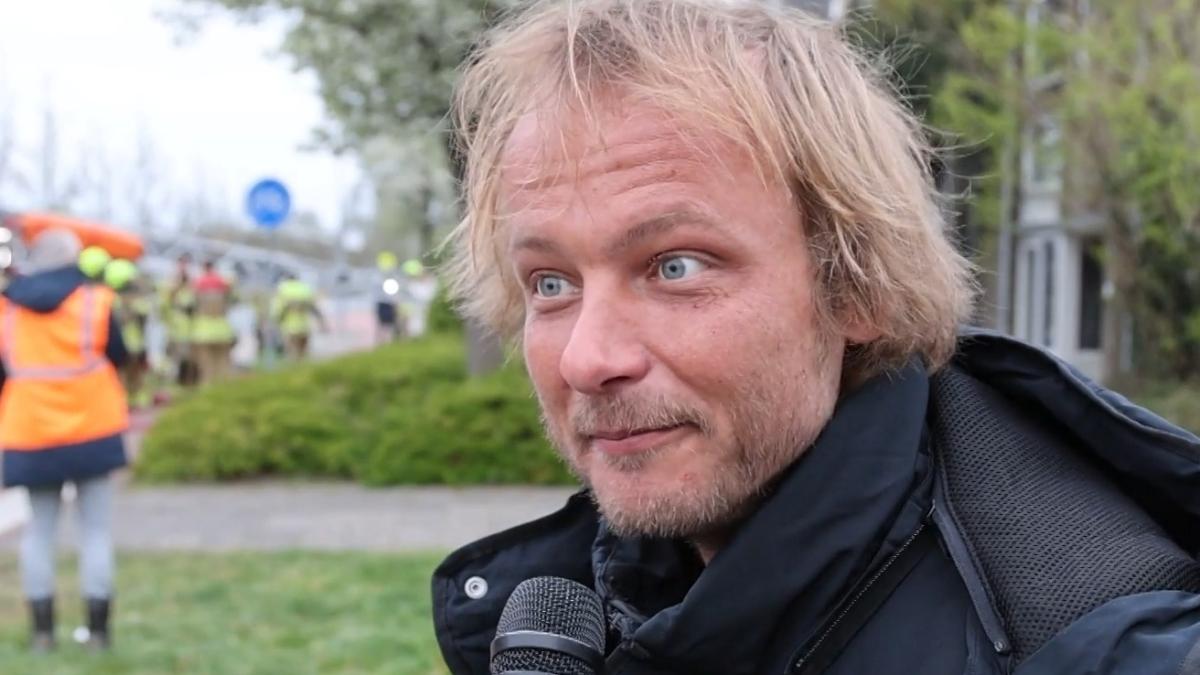 Tim redt zijn collectie gitaren bij brand Castricum: "Muziek is mijn ...