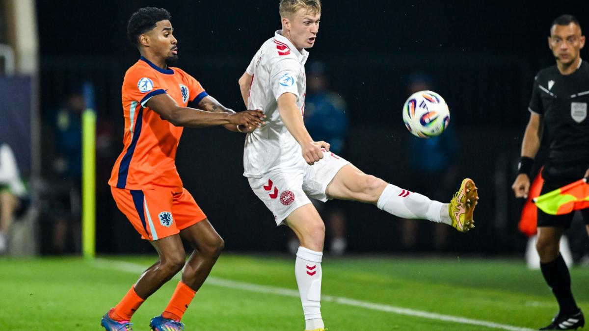 AZ neemt Deense aanvaller Isak Jensen over van Viborg - NH Nieuws