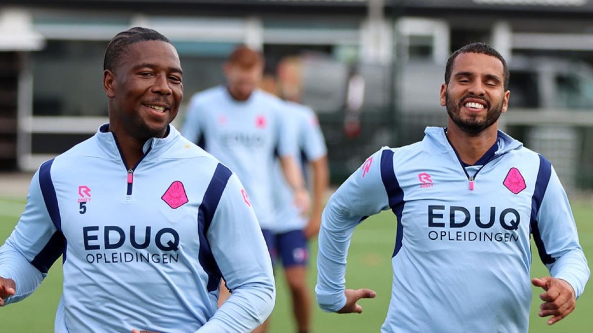 Vijfvoudig Oranje-international Adam Maher duikt op bij training ...