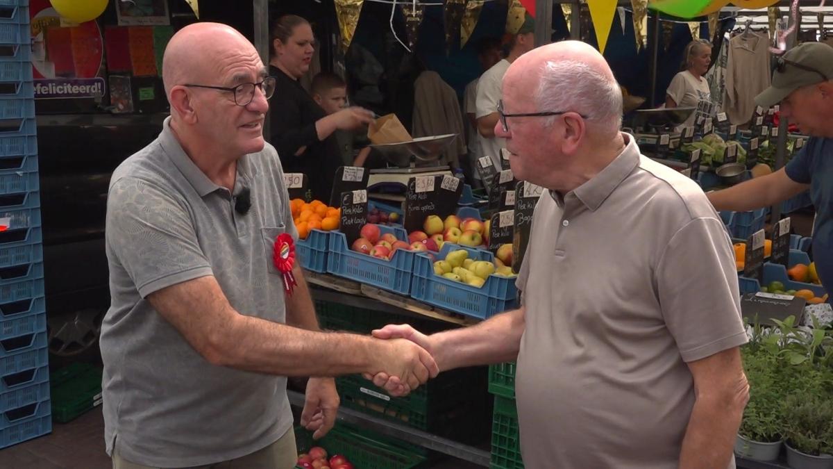 Groenteboer Arno met pensioen na bijna vijftig jaar op de Dappermarkt: "Ik ben tevreden" - NH Nieuws