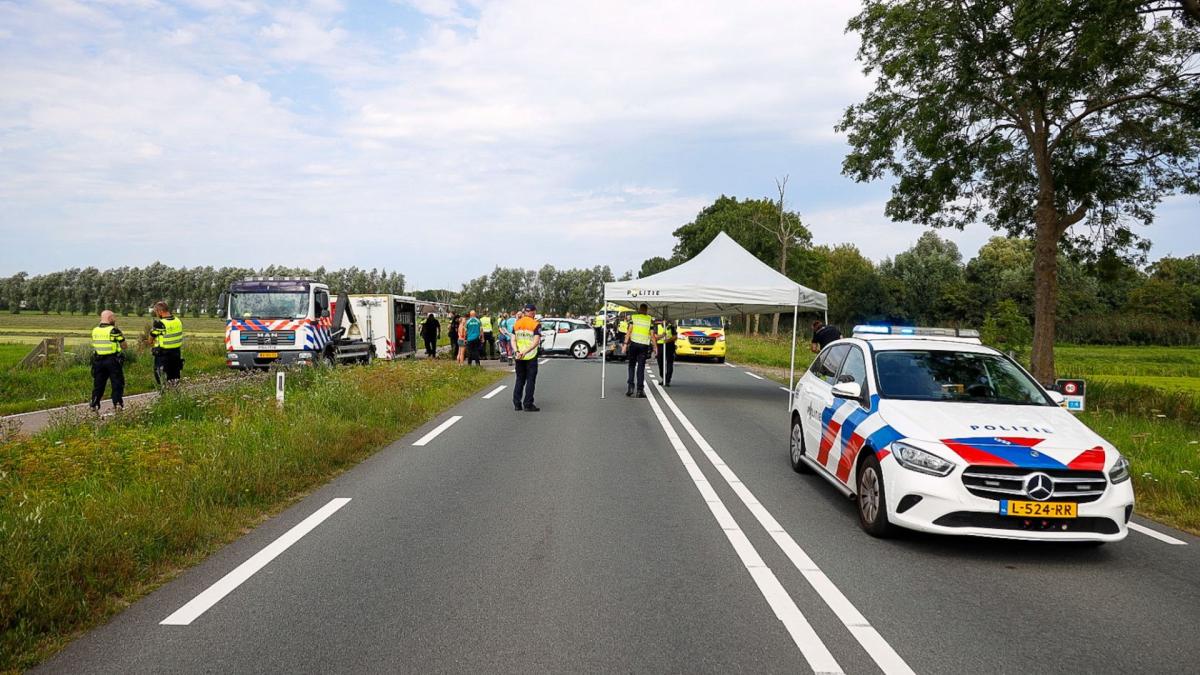 Politieagent (39) overleden bij ernstig ongeluk tussen motor en auto op ...