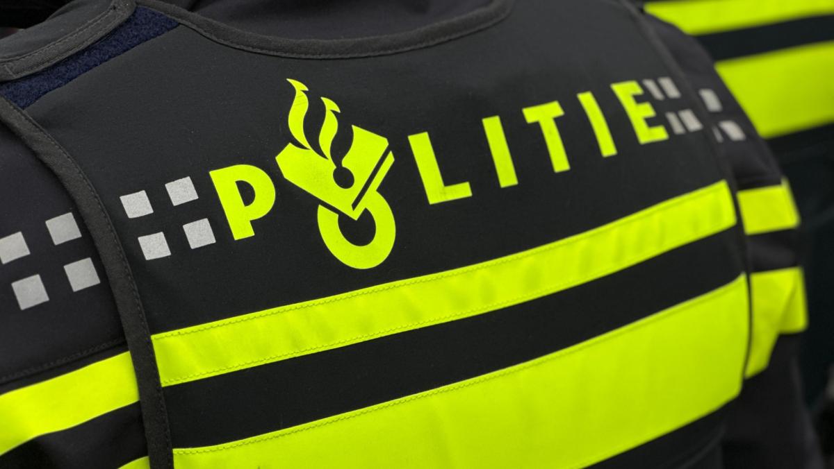 Politie start grootschalige zoektocht naar nepagent in Den Helder ...