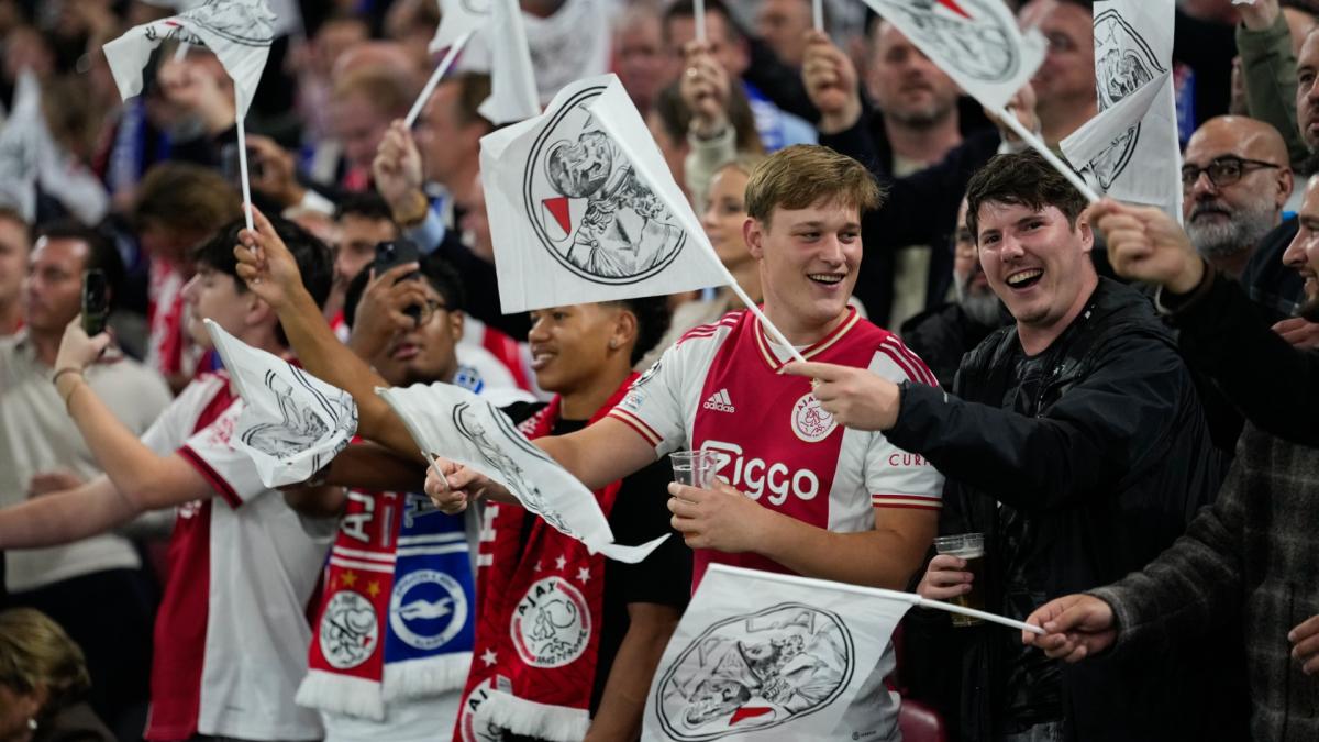 "Waar gaat dit nu weer heen?", vragen Ajax-fans zich hardop af