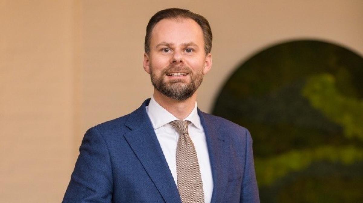 Reserveofficier en fanatiek tennisser: dit is de nieuwe burgemeester ...